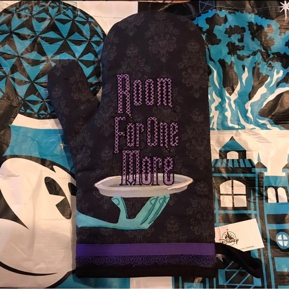 Disney | Kitchen | Disney Parks The Haunted Mansion Oven Mit | Poshmark